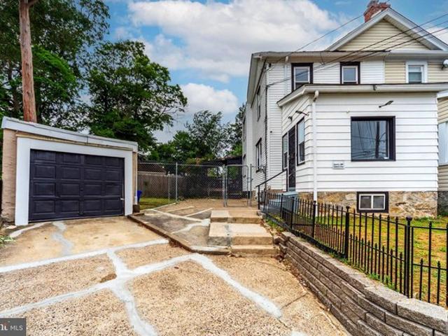552 Larchwood Ave, Upper Darby, PA 19082