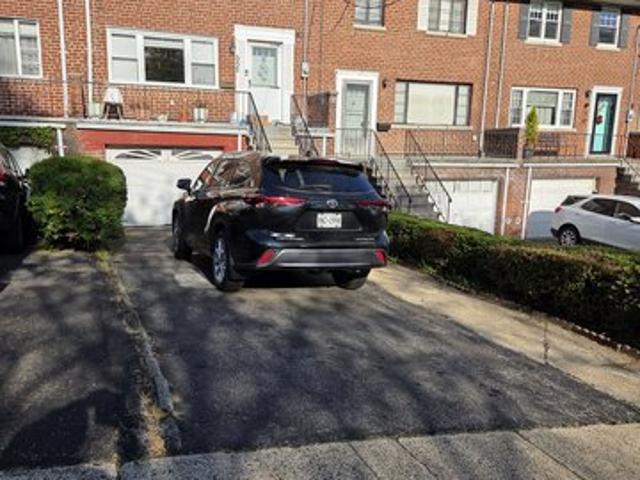 552 Manor Ridge Rd, Pelham Manor, NY 10803