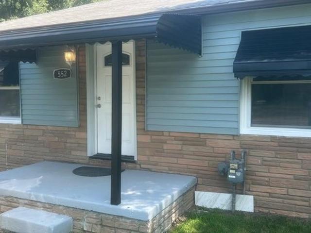 552 N Harris Rd, Ypsilanti, MI 48198