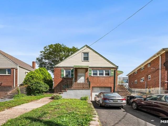552 N Main St, Lodi, NJ 07644