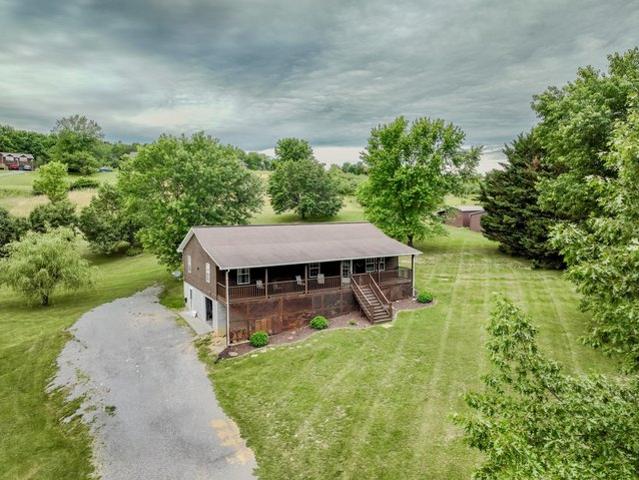 552 Pinhook Rd, Peterstown, WV 24963