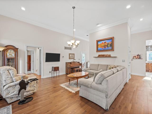 552 Woods Bend Drive