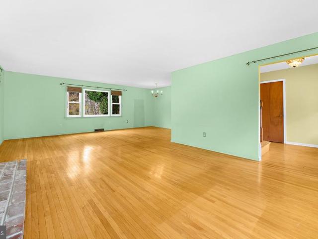 552 Woodward Drive