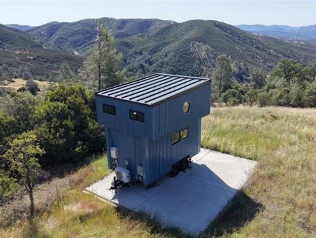 552 Watertrough Rd, Clearlake Oaks, CA 95423