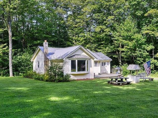 552 Valley Rd, Walpole, NH 03608