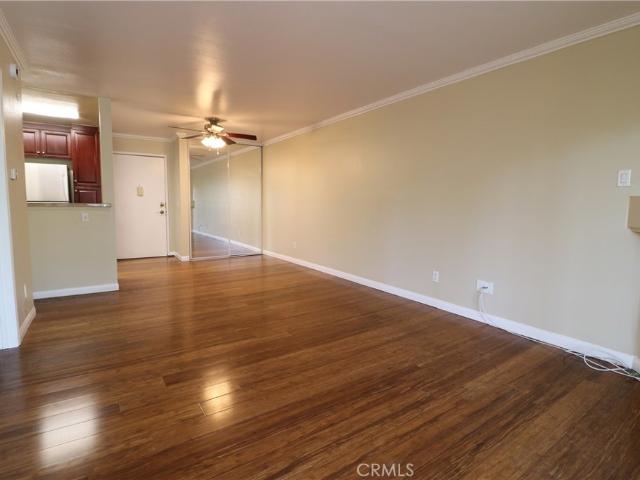 5535 Canoga 236