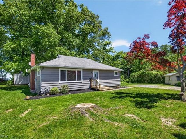 5535 Chestnut St, Mentor On The Lake, OH 44060