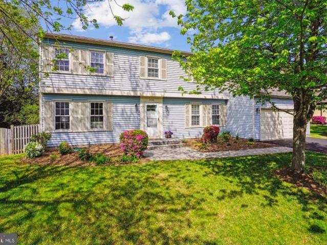 5536 Buggy Whip Dr, Centreville, VA 20120
