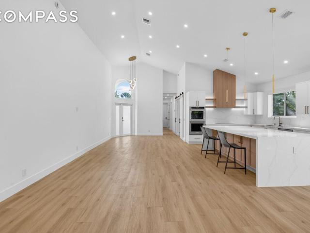 5537 NW 21st Way, Boca Raton, FL