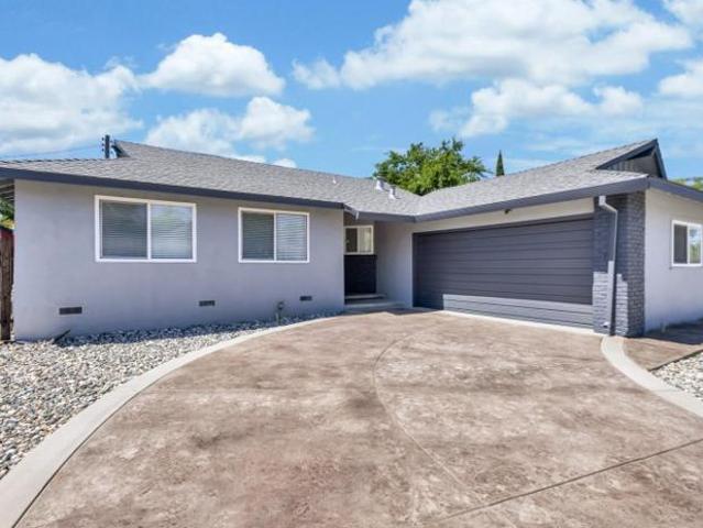 5537 Hillsdale Blvd, Sacramento, CA 95842