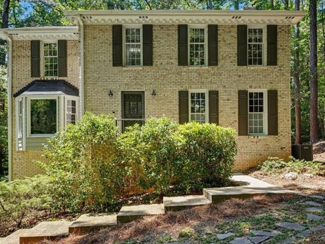 5537 Parkwood Dr, Raleigh, NC 27612