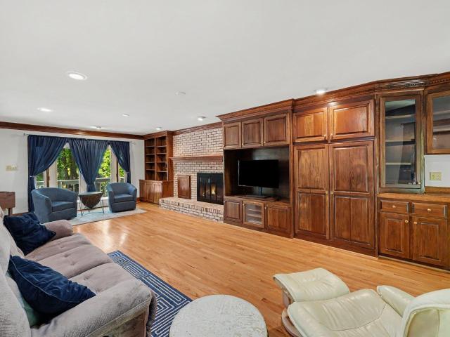 5537 Parkwood Drive