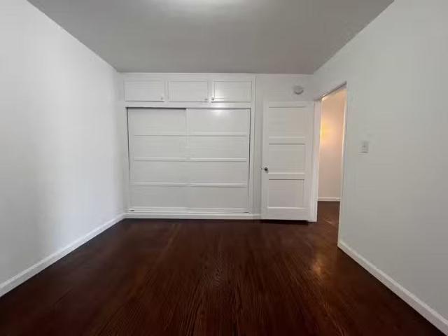55383191 13900 Burbank Boulevard