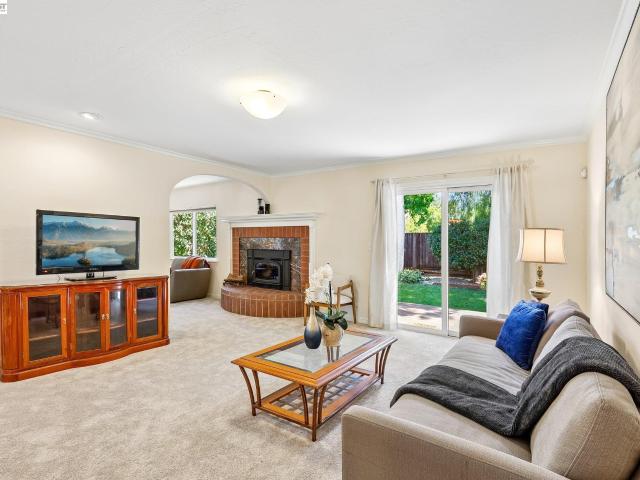 5538 Charlotte Way