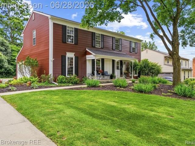 5539 Brompton Ct, West Bloomfield Township, MI 48322