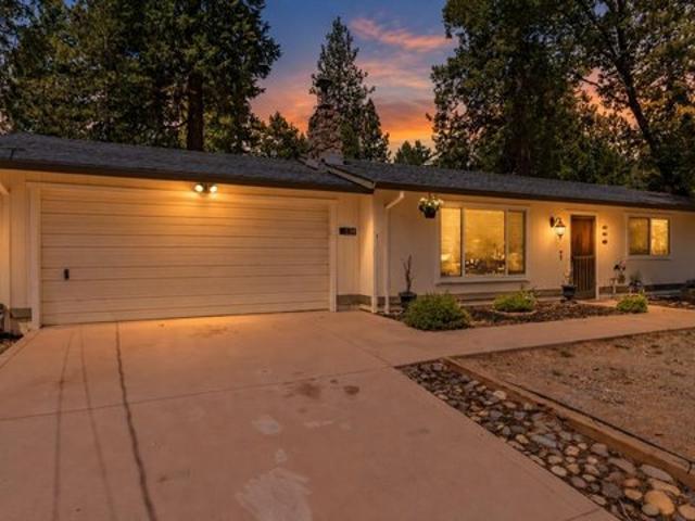 5539 Daisy Dr, Pollock Pines, CA 95726