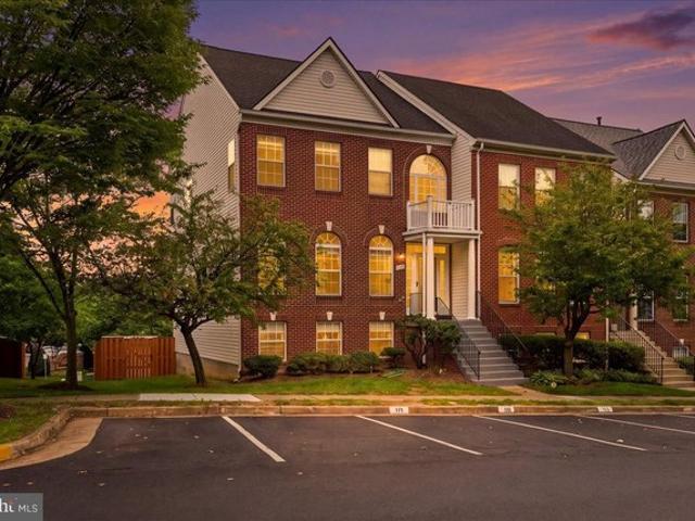 5539 Jowett Ct, Alexandria, VA 22315