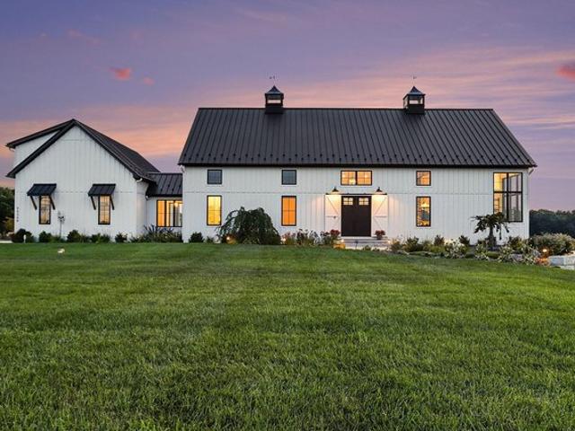55308 County Road 671, Paw, MI 49079