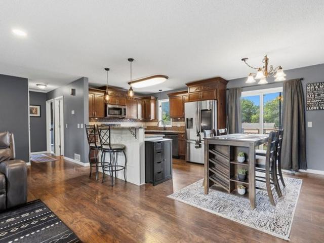 5530 W 135th St, Savage, MN 55378