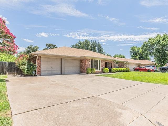 5532 Misty Meadow Dr, North Richland Hills, TX 76180