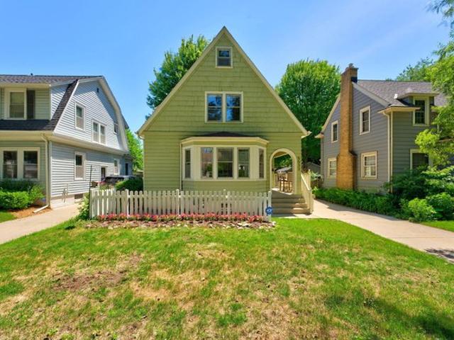 5532 N Lydell Ave, Whitefish Bay, WI 53217