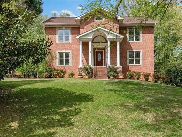 5532 Folkstone Rd, Pfafftown, NC 27040