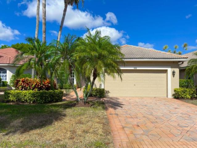 5532 Fountains Dr S, Lake Worth, FL 33467