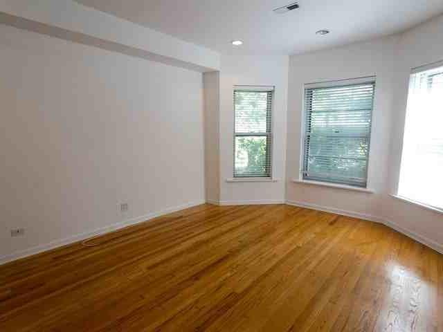5532 S. Kimbark Avenue 3 Bedroom Apartment for Rent at 5532 S Kimbark Ave, Chicago, IL 60637 Hyde Park