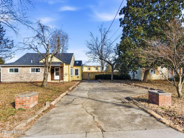 5533 Bruce Ave