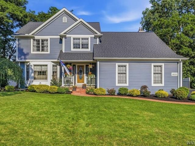 5533 Twilight Ln, Lockport, NY 14094