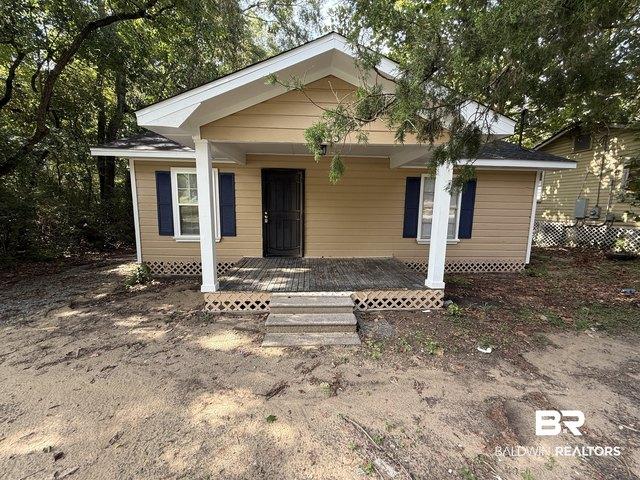 553 4th Ave, Chickasaw, AL 36611