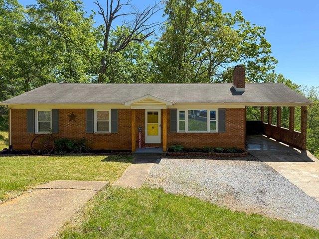 553 Hilltop Dr, Staunton, VA 24401