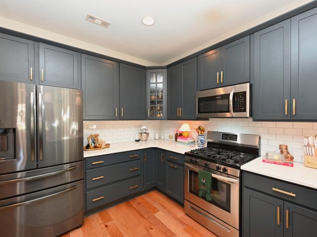 553 Oakvale Ln
