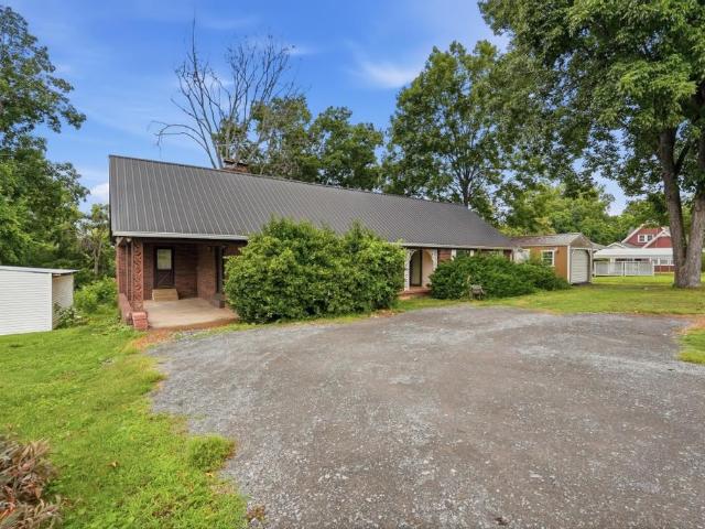 553 Lafayette Rd