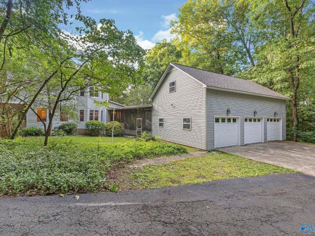 553 Mountain Oak Trail
