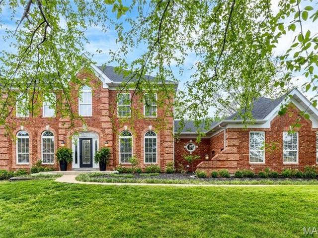 553 Malinmor Dr, Weldon Spring, MO 63304