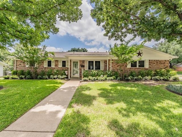 553 NW Janie Ln, Burleson, TX 76028