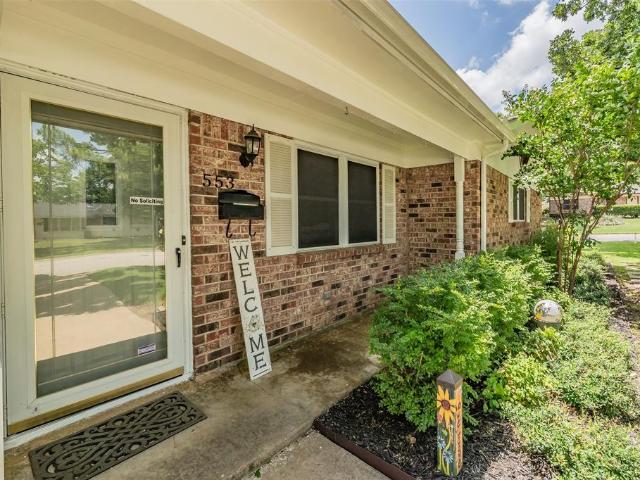 553 NW Janie Lane