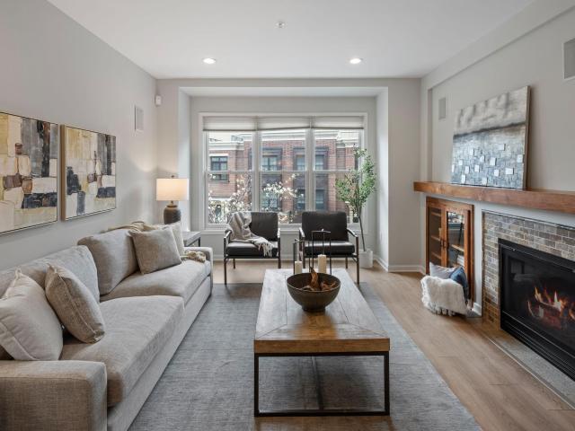 553 S 10th Street