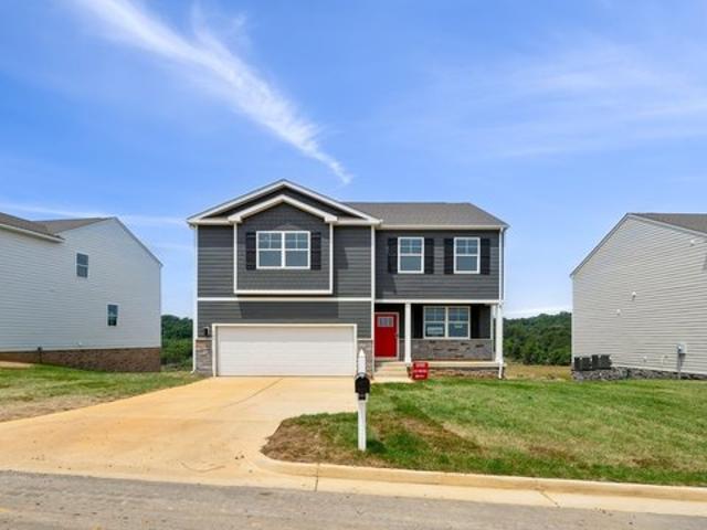 553 Summercrest Ave, Waynesboro, VA 22980