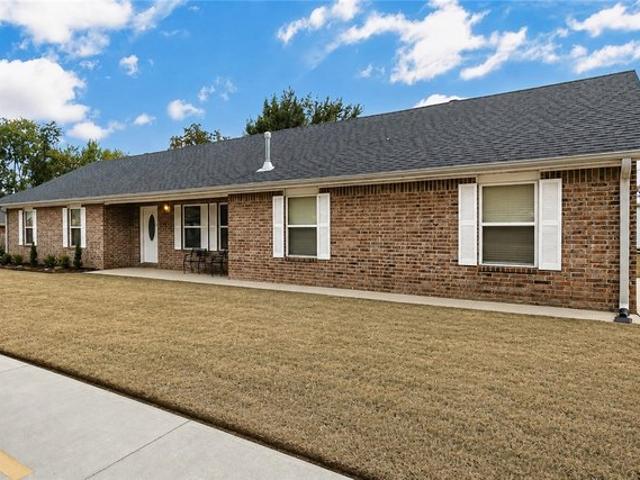 553 SW Dallas St, Gravette, AR 72736