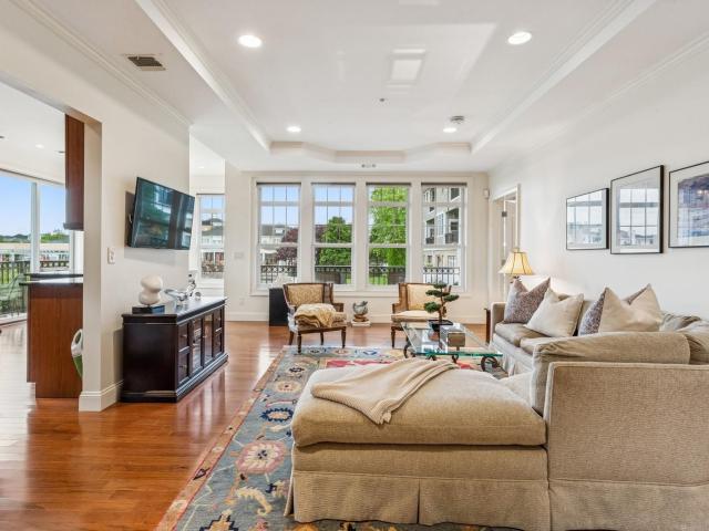 553 Pacing Way