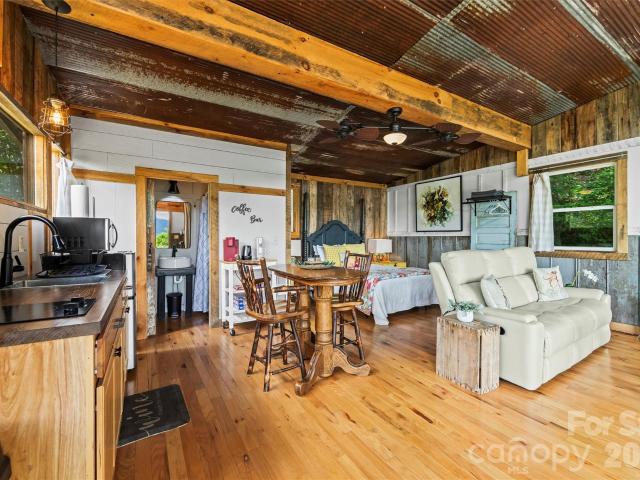 553 Paradise Mountain Road