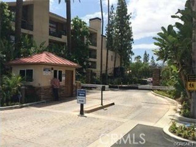 5545 Canoga Ave, Woodland Hills, CA 91367