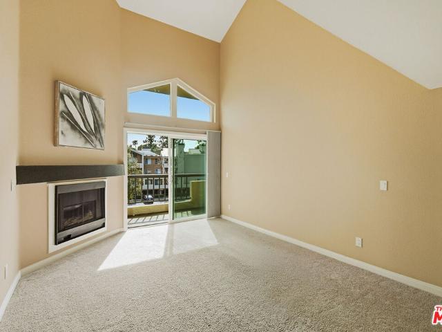 5545 Canoga Ave, Unit 301, Woodland Hills, CA 91367 | MLS #26827
