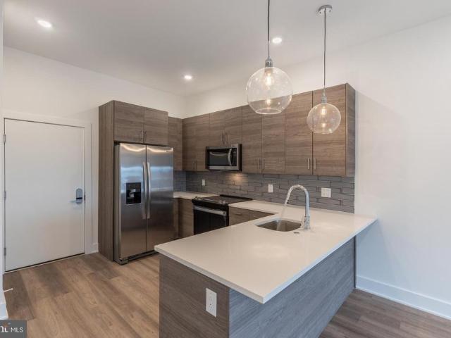 5545 Pulaski Avenue # 102