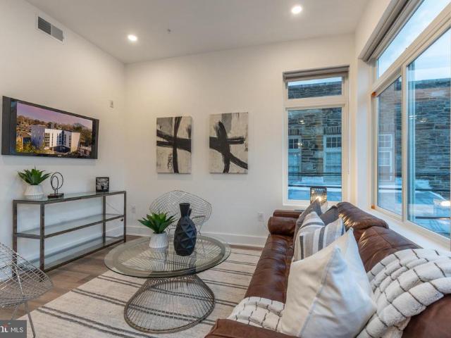 5545 Pulaski Avenue # 104