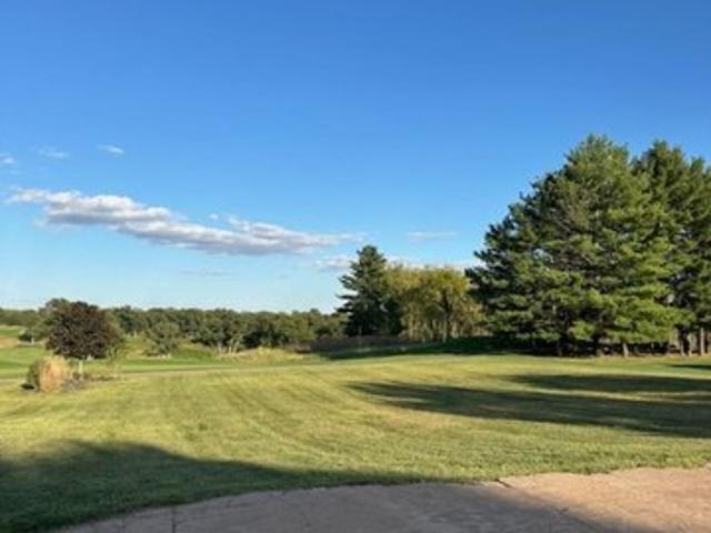 5546 Fairway Dr, Burlington, IA 52601