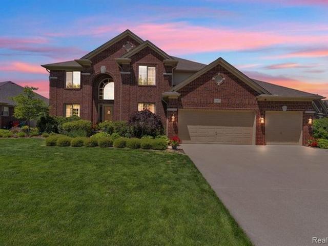 55477 Snead Dr, Macomb Township, MI 48042