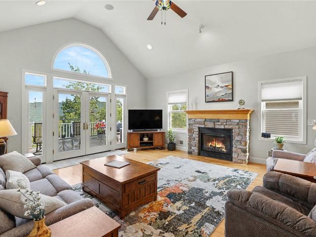 5547 Lakewood Trail